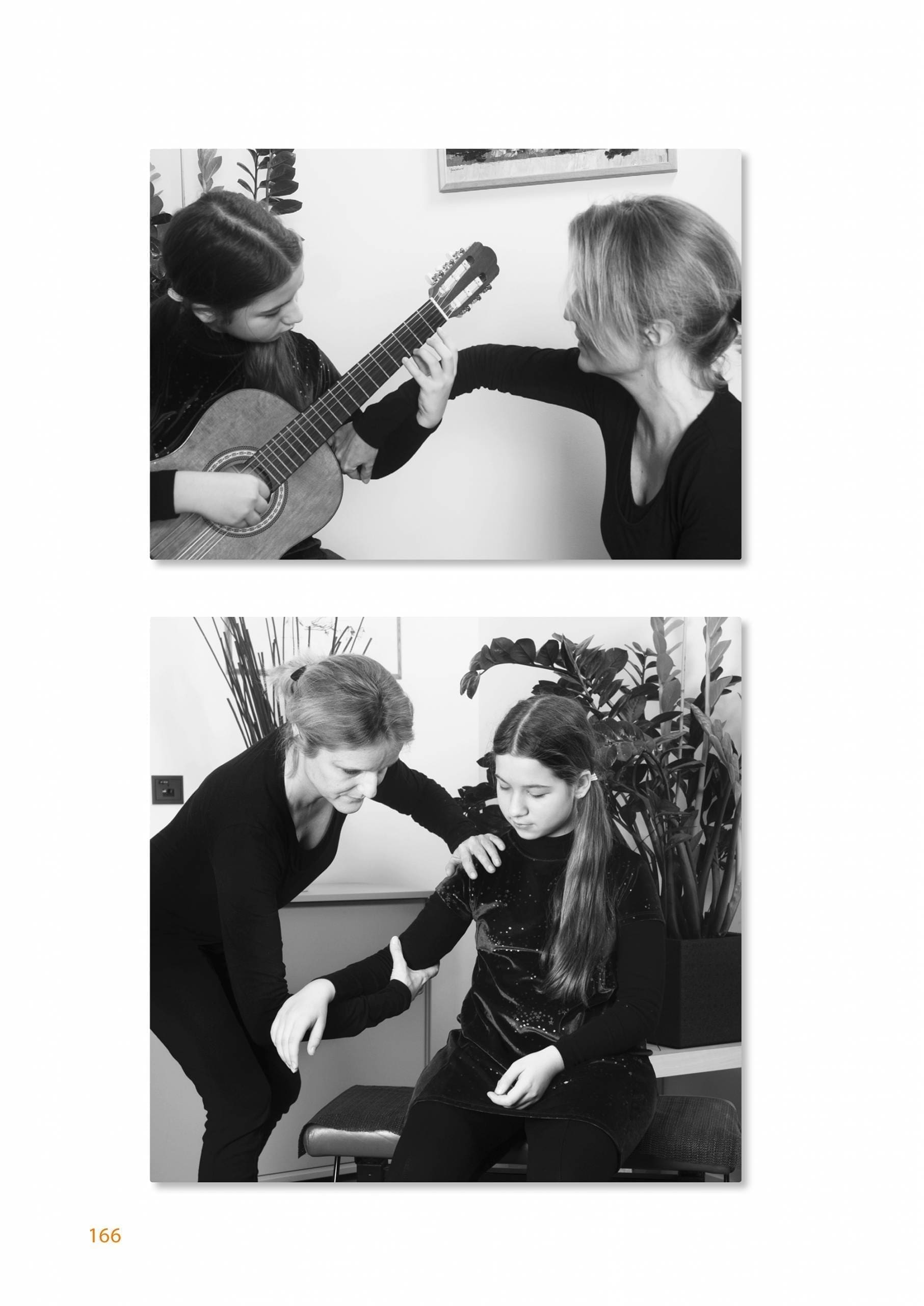 Gitarre und Körper im Einklang von Julia Lederer